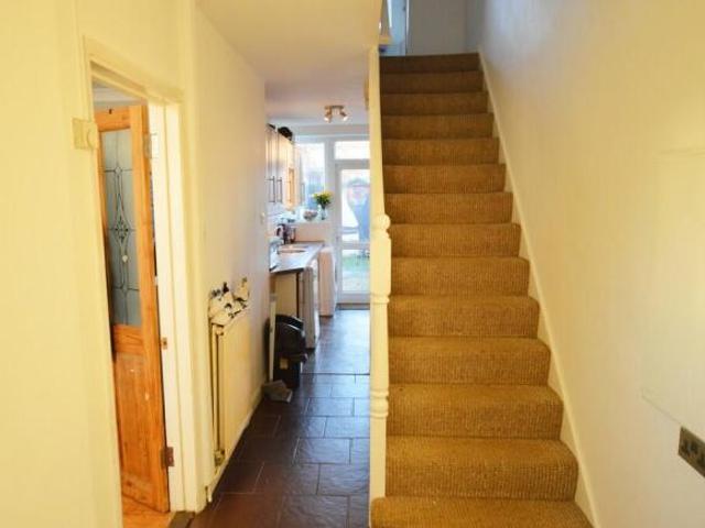 2 bedroom terraced house for rent in Goodwin Road, Slough, SL2