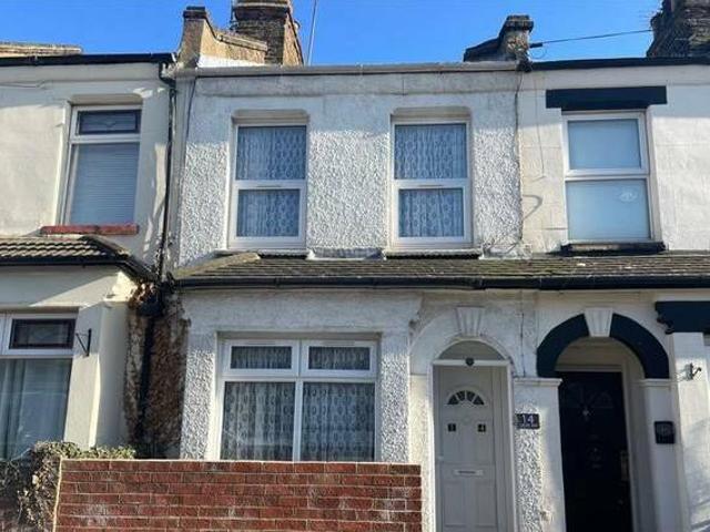 2 bedroom terraced house for rent in Gordon Road Northfleet Gravesend Kent DA11