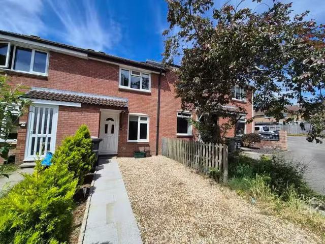 2 bedroom terraced house for rent in Gainsborough Way, Yeovil.