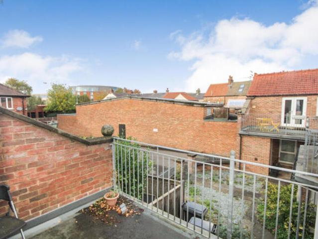 2 bedroom terraced house for rent in Garden Court, Heslington, York, YO10