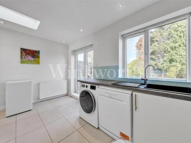2 bedroom terraced house for rent in Garth Road, London, NW2