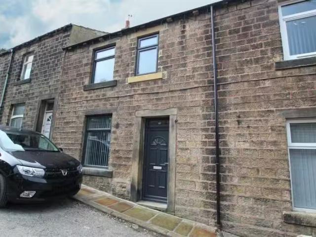 2 bedroom terraced house for rent in Gibb Street, Cowling, BD22