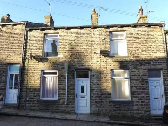 2 bedroom terraced house for rent in Gibb Street, Cowling, BD22