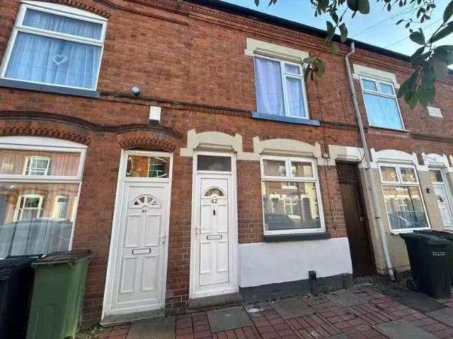 2 bedroom terraced house for rent in Glengate, Wigston, Leices.