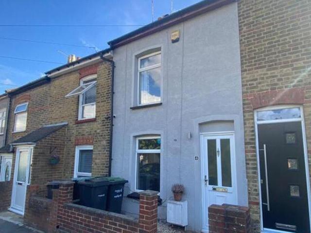 2 Bedroom Terraced House For Rent In Gravesend, Kent