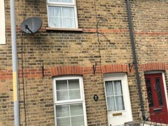 2 Bedroom Terraced House For Rent In Gravesend, Kent