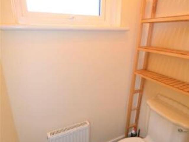 2 bedroom terraced house for rent in Graythorpe Walk, Salford, M5