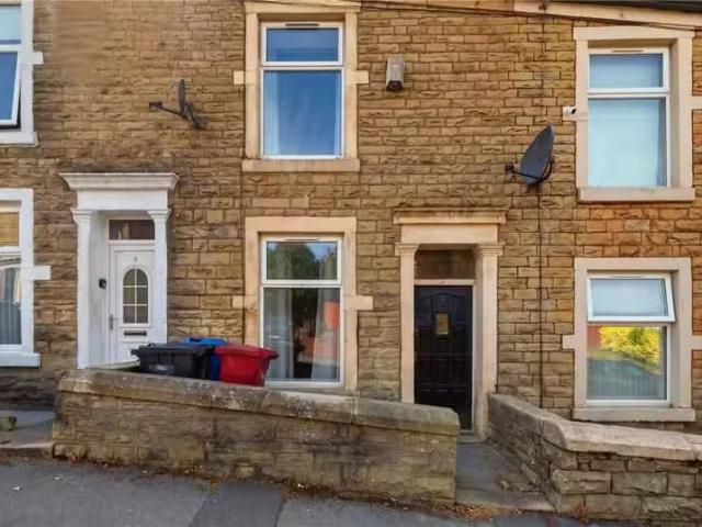 2 bedroom terraced house for rent in Greenway Street, Darwen.