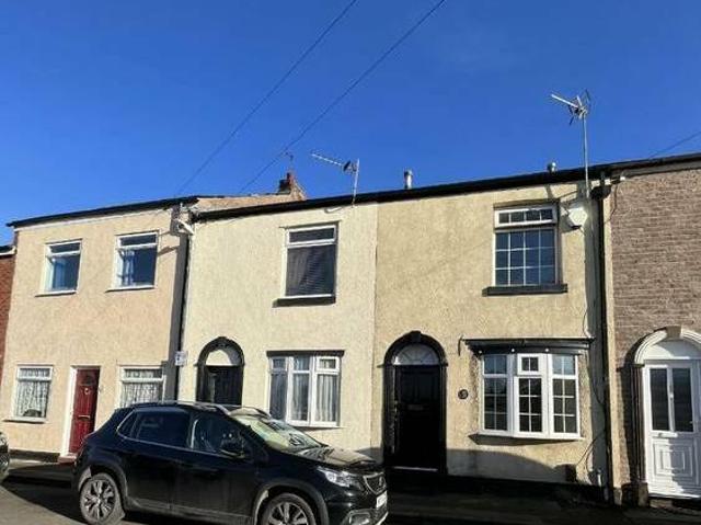 2 bedroom terraced house for rent in Green Street Macclesfield Cheshire SK10