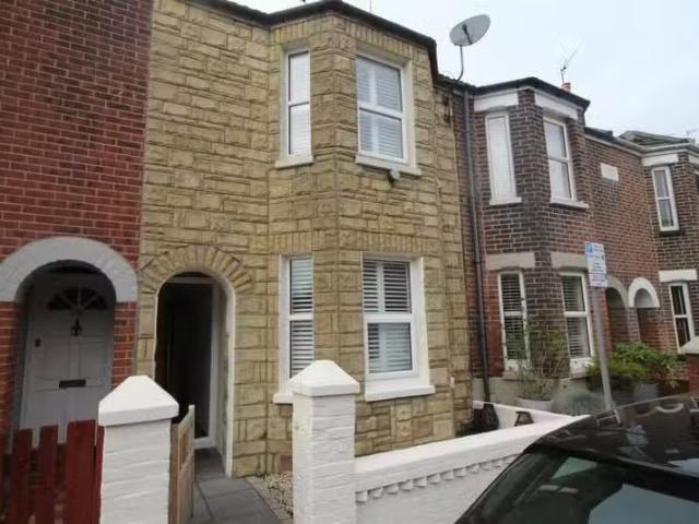 2 bedroom terraced house for rent in Green Road, Poole, Dorset.