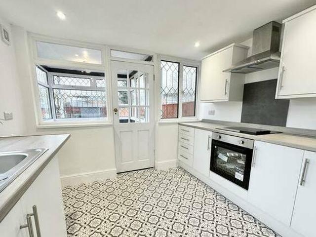 2 bedroom terraced house for rent in Grove Crescent Old Clee DN32
