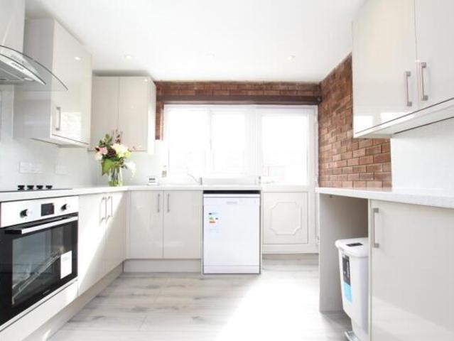 2 bedroom terraced house for rent in Grove Park Road Brislington, BS4