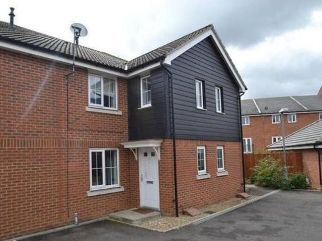 2 bedroom terraced house for rent in Guillemot Close Stowmarket IP14