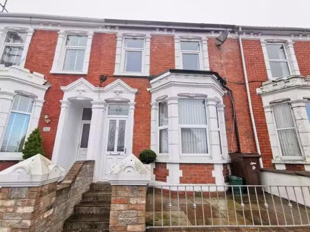 2 bedroom terraced house for rent in Gwerthonor Place, Bargoed.