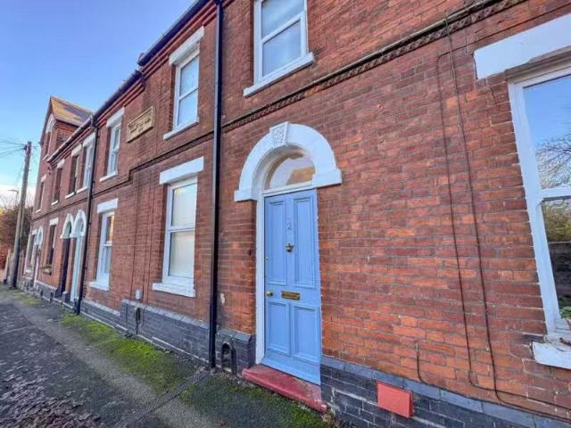 2 bedroom terraced house for rent in Doris Street, Newmarket.
