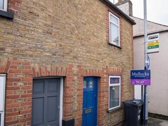 2 bedroom terraced house for rent in Dane Street Bishops Stortford Herts CM23