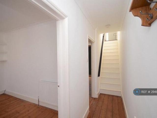2 bedroom terraced house for rent in Denzil Road, Guildford, GU2