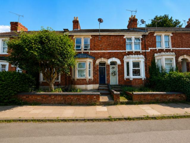 2 bedroom terraced house for rent in Dixon Street, Swindon, SN1