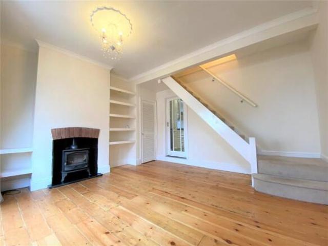 2 bedroom terraced house for rent in Dixon Street, Swindon, SN1