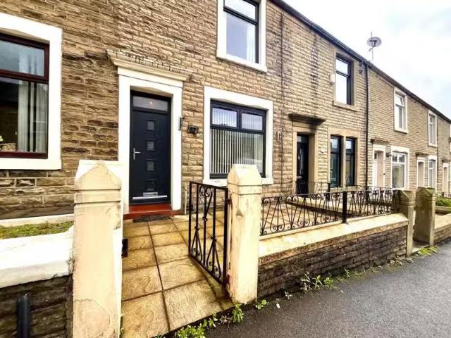 2 bedroom terraced house for rent in Dill Hall Lane, Church, BB5