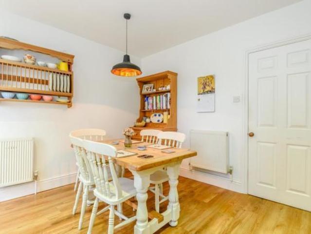 2 bedroom terraced house for rent in Drummond Road, Guildford, Surrey, GU1 4NX, GU1