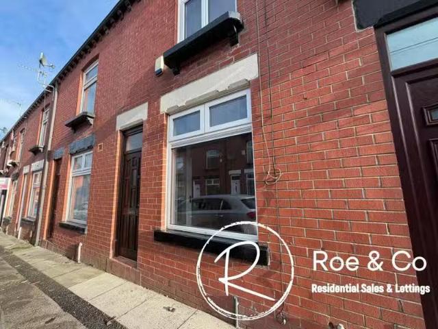 2 bedroom terraced house for rent in Duxbury Street, Bolton, BL1