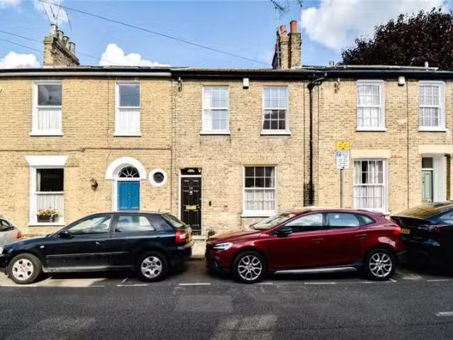 2 bedroom terraced house for rent in Earl Street, Cambridge, CB1