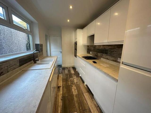 2 bedroom terraced house for rent in Earl Street, Swansea, SA1