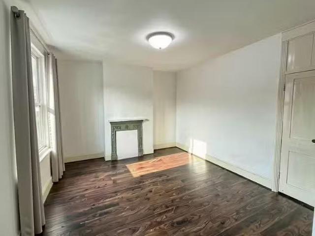 2 bedroom terraced house for rent in Edward Road, London, CR5