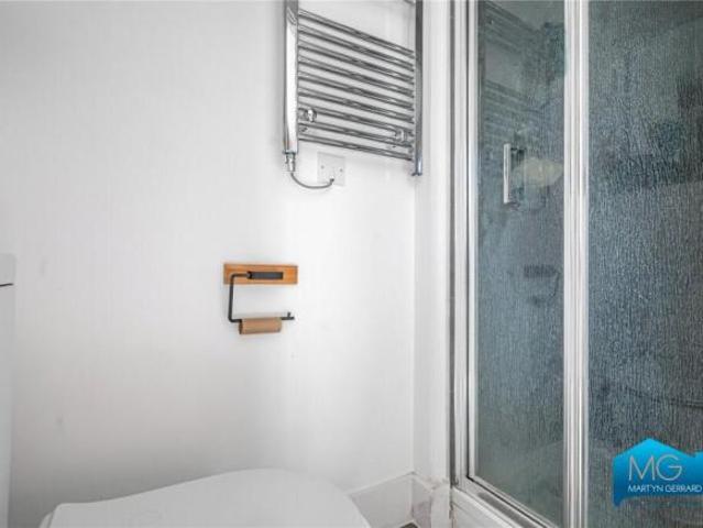 2 bedroom terraced house for rent in Edgewood Mews, Finchley, London, N3