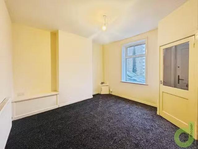 2 bedroom terraced house for rent in Edleston Street, Accringt.
