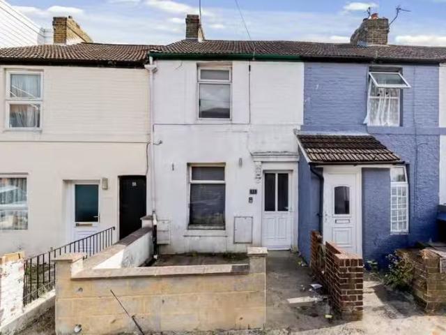 2 bedroom terraced house for rent in Edred Road, Dover, CT17