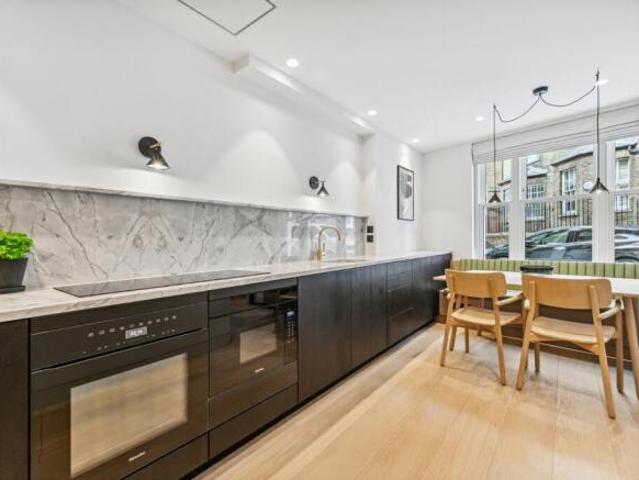 2 bedroom terraced house for rent in Elystan Place, Chelsea, London, SW3
