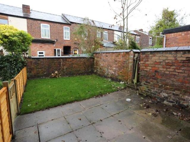 2 bedroom terraced house for rent in Ellen Street, Stockport, SK4