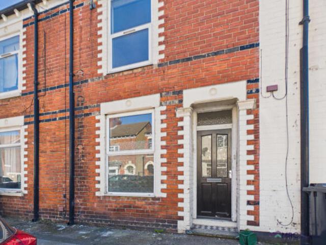 2 bedroom terraced house for rent in Estcourt Street, Newbridge Road, Hull, HU9