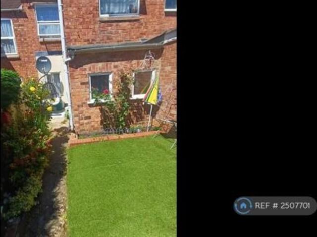 2 bedroom terraced house for rent in Essex Street, Northampton, NN2