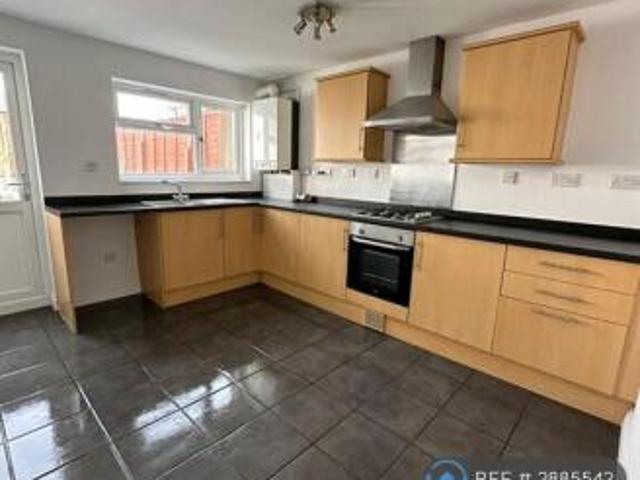 2 bedroom terraced house for rent in Exmouth Road, Southsea, PO5