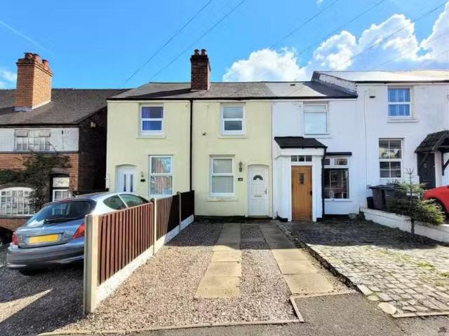 2 bedroom terraced house for rent in Four Oaks Common Road, Su.