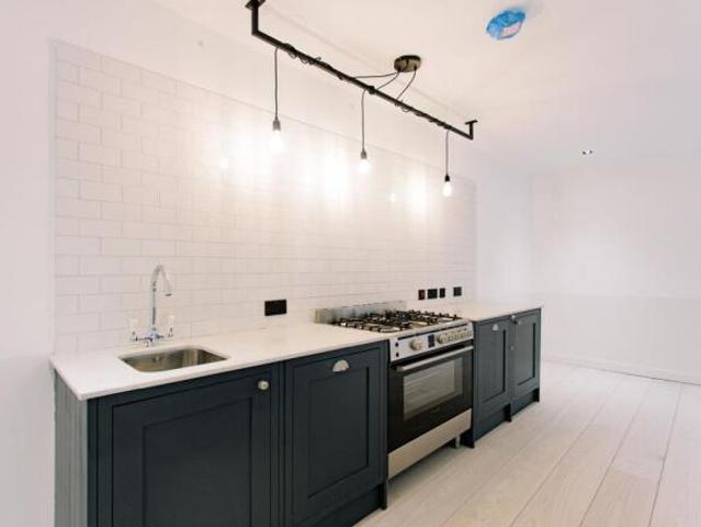 2 bedroom terraced house for rent in Fonthill Mews, London, N4