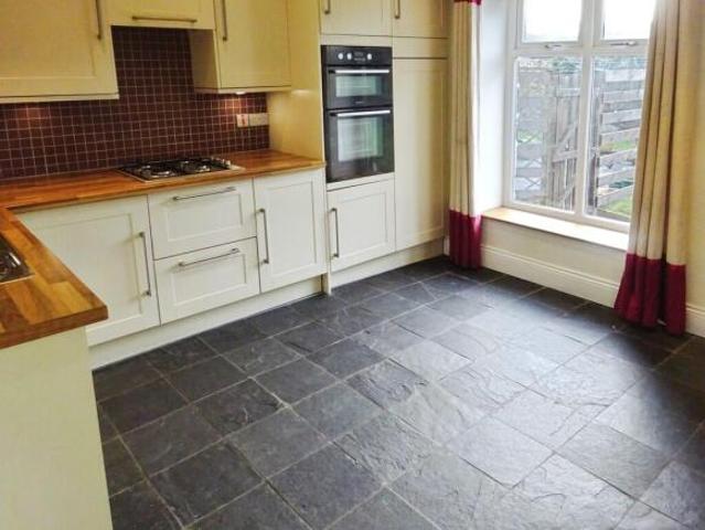2 bedroom terraced house for rent in Football, Yeadon, Leeds, LS19