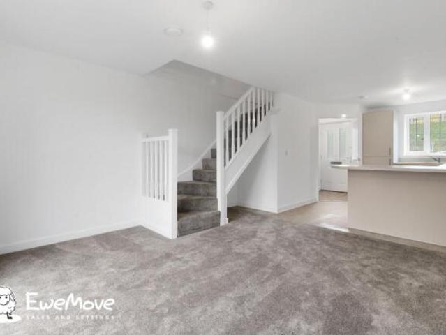 2 bedroom terraced house for rent in Fosbury Crescent, Swindon, SN3 6GG, SN3