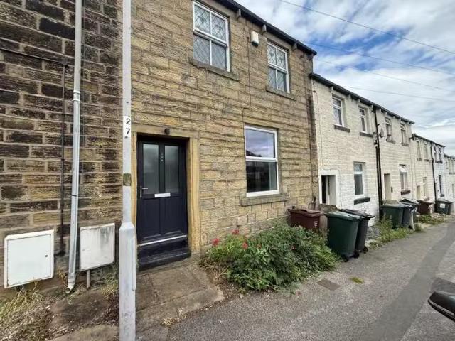 2 bedroom terraced house for rent in Fell Lane, Keighley, BD22