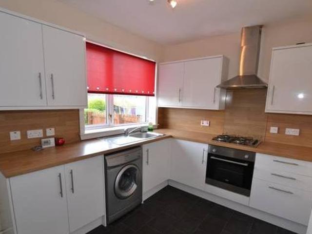 2 bedroom terraced house for rent in Fernslea Avenue Blantyre G72