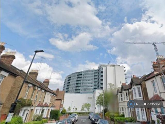 2 bedroom terraced house for rent in First Floor, Hounslow, TW3