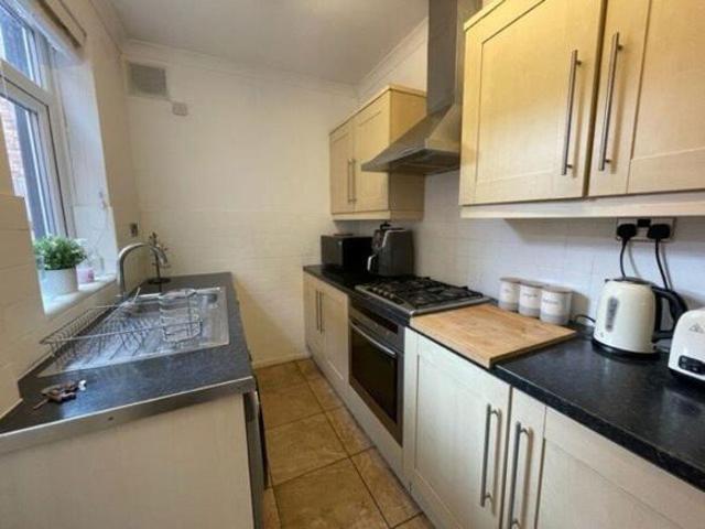2 bedroom terraced house for rent in Knighton Fields Road East, Leicester, LE2