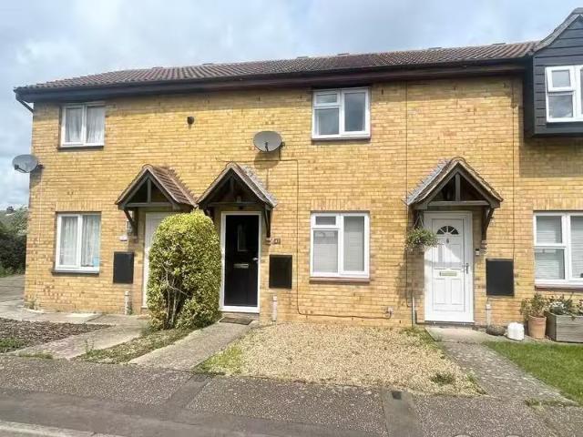 2 bedroom terraced house for rent in Knights Road, Braintree.
