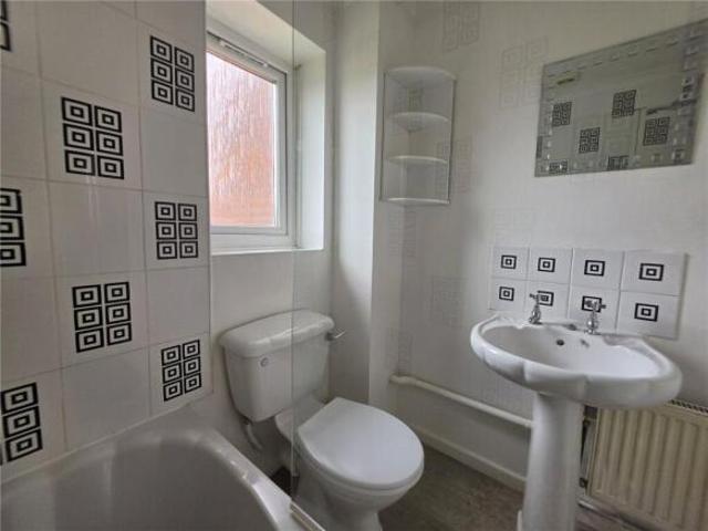 2 bedroom terraced house for rent in Kenbury Drive, Exeter, Devon, EX2