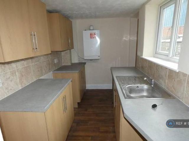 2 bedroom terraced house for rent in Kenyon Lane Manchester M40
