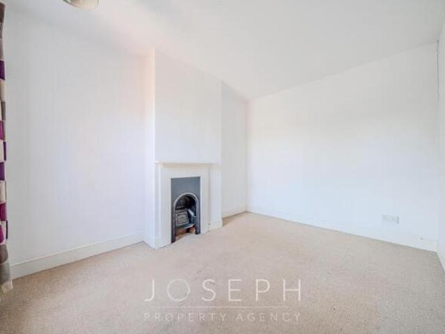 2 bedroom terraced house for rent in Kitchener Road, Ipswich, IP1