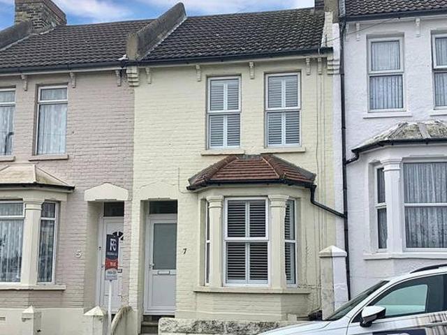 2 bedroom terraced house for rent in Kitchener Road Strood ME2